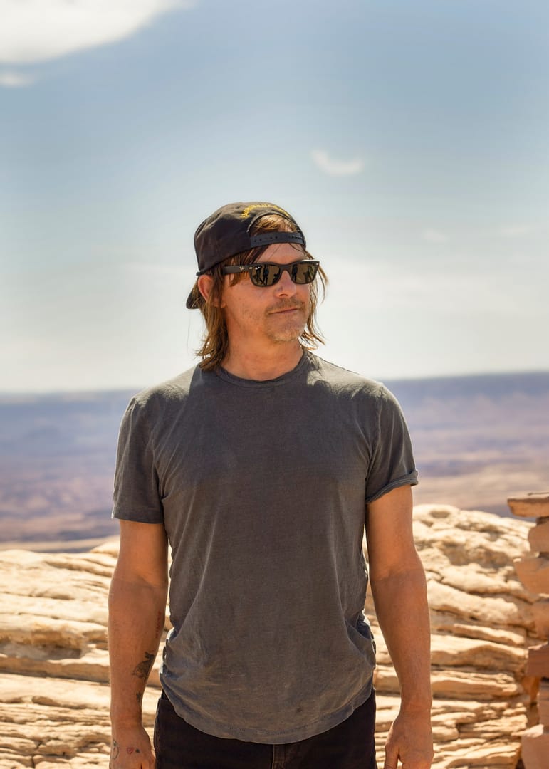 Ride with Norman Reedus T06 E01: The Utah Desert with Keanu Reeves ...
