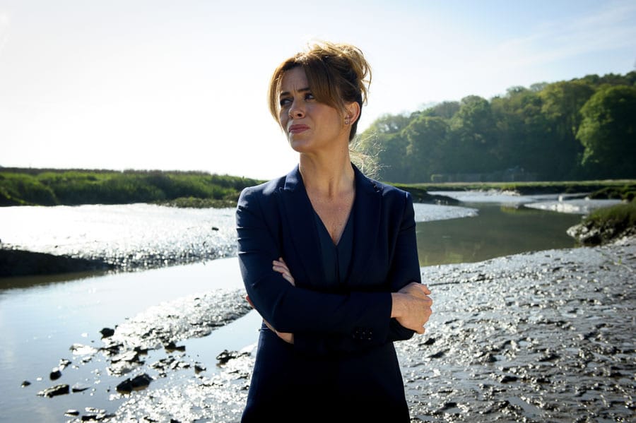 Keeping Faith T01: Episodio 02 - AMC SELEKT