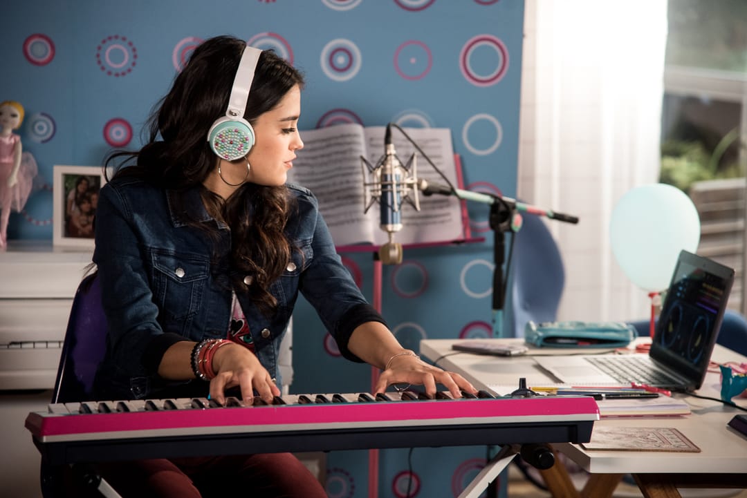 Kally's Mashup: Siempre hacia adelante - AMC SELEKT