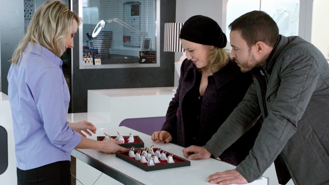 Candice Renoir T02 E08: No hay rosa sin espinas - AMC SELEKT