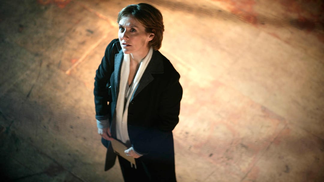 The Commander T03 E01: Blacklight: Part 1 - AMC CHANNELS