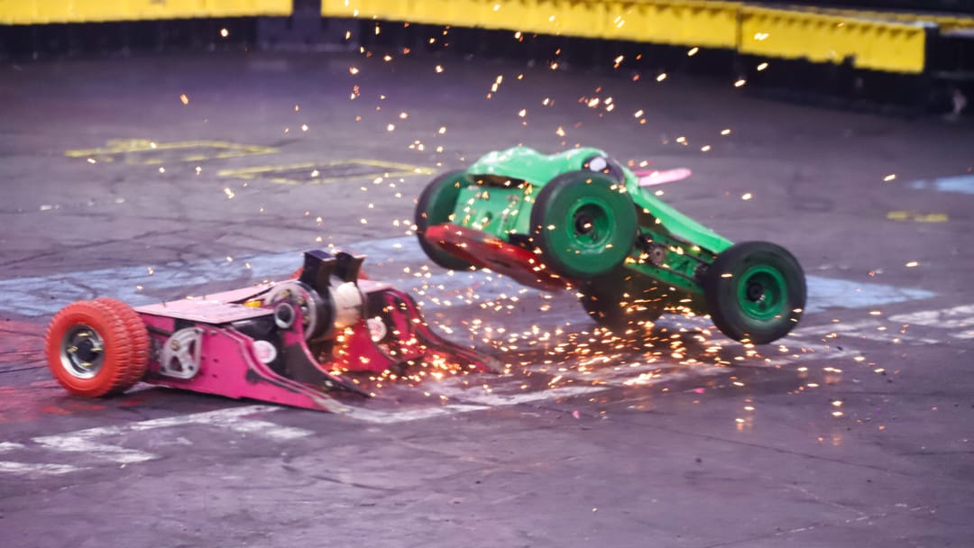 BattleBots, Peleas de Robots: Noche de combate - ¡Superbot! - AMC SELEKT