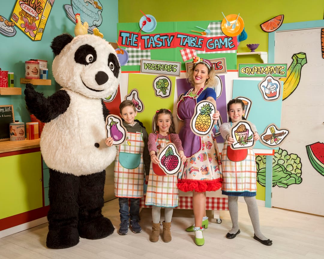 Panda Kitchen con Julia Macaroni: Bizcocho y polos de lima y fresas ...