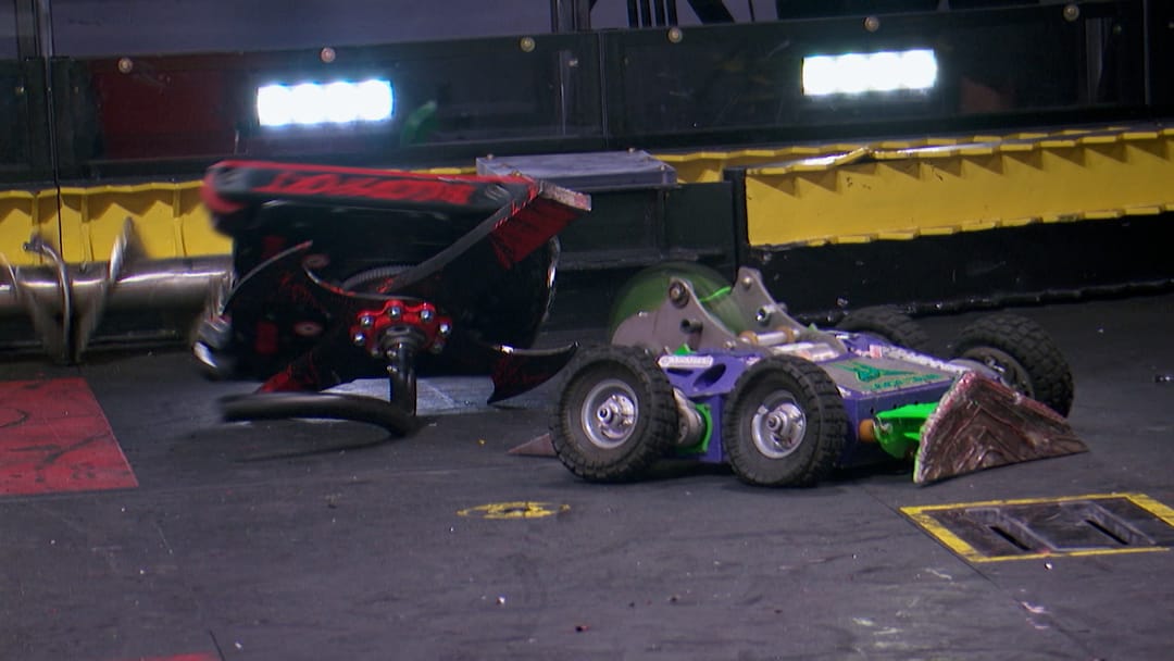 BattleBots, Peleas de Robots: Bounty Hunter (08) - AMC SELEKT