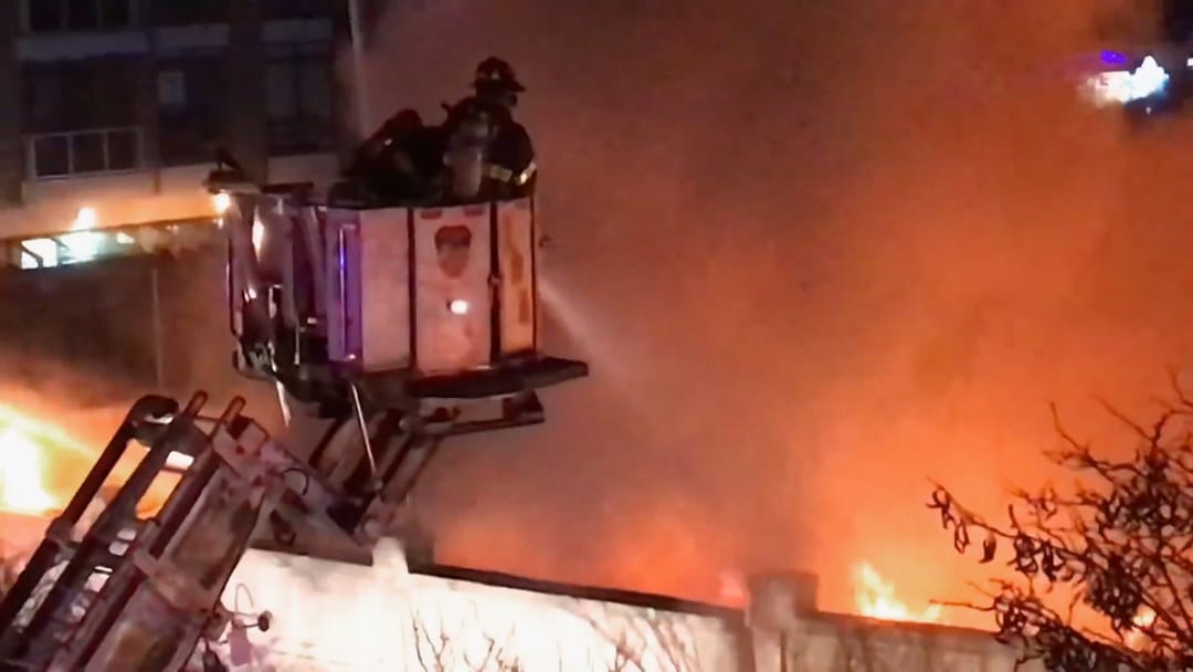 Rescates en directo: Atrapado en el incendio - AMC SELEKT