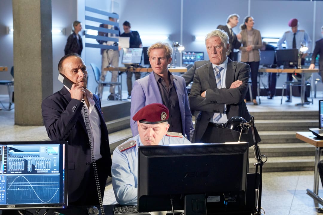 Alerta Cobra, T23, Ep. 1: Más allá del Edén - AMC CHANNELS