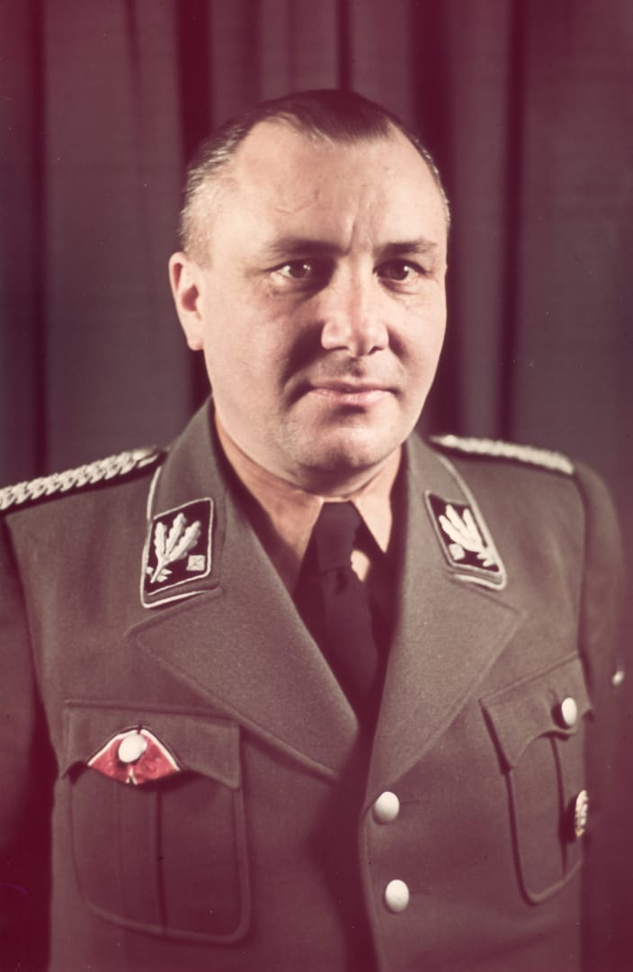 El séquito de Hitler: Martin Bormann - AMC CHANNELS