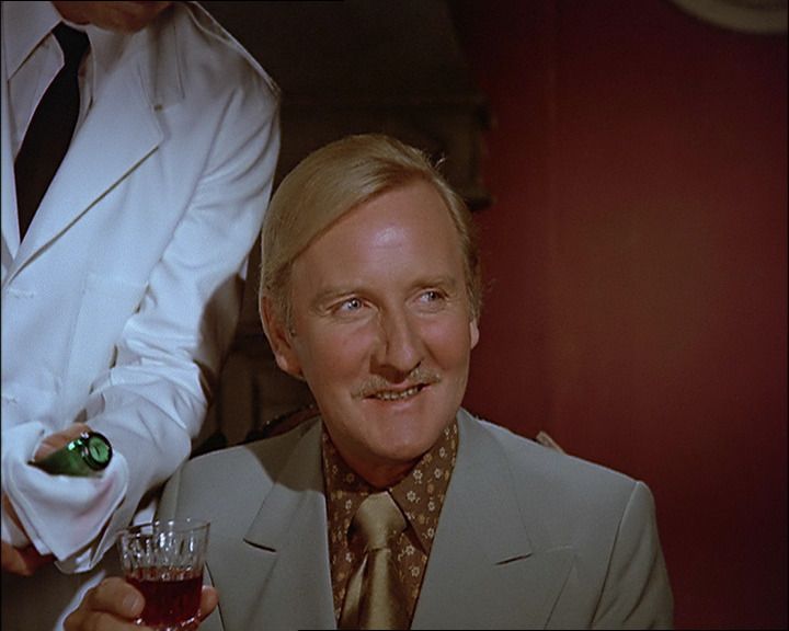 La mosca hispánica - AMC CHANNELS